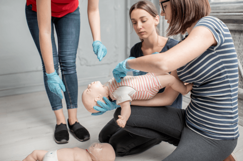 RCP: Como Fazer Reanimação Cardiorrespiratória Em Bebês
